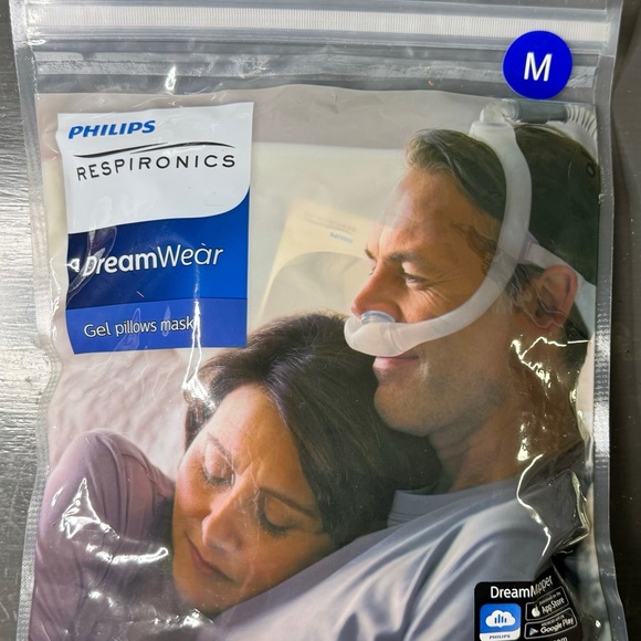 Respironics | Other | Philips Respironics Dreamwear Gel Pillows Mask ...